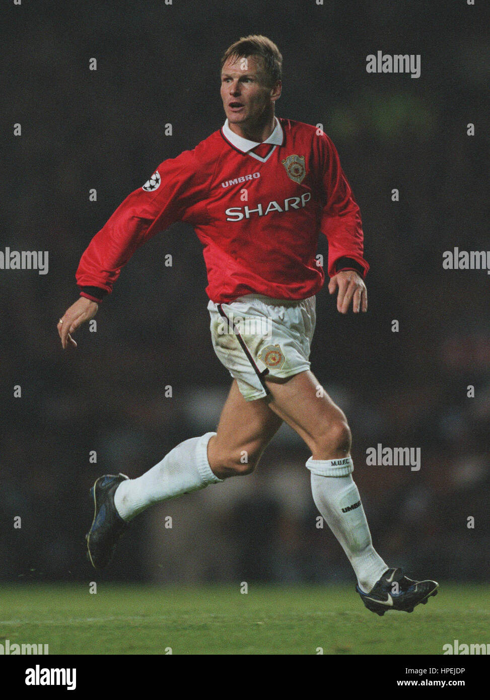 TEDDY SHERINGHAM MANCHESTER UNITED FC 23 October 1997 Stock Photo - Alamy