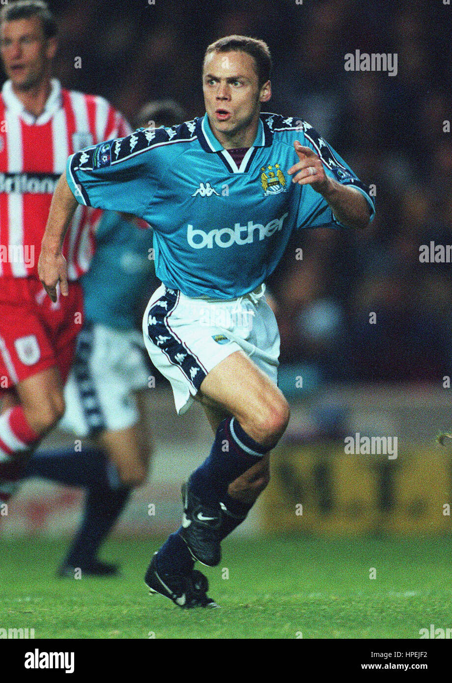 PAUL DICKOV MANCHESTER CITY FC 23 October 1997 Stock Photo - Alamy