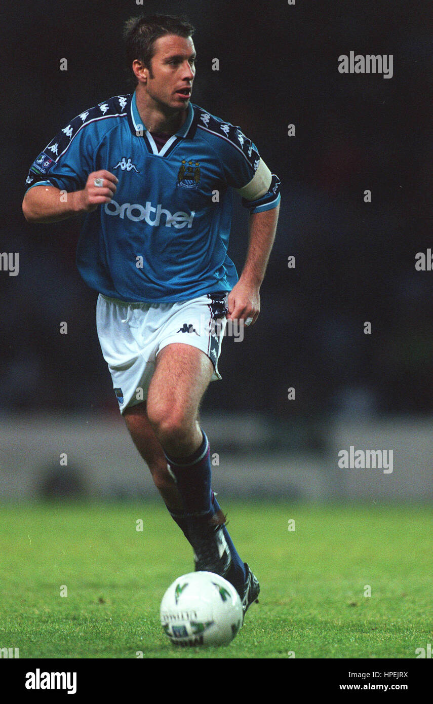 Kit symons manchester city hi-res stock photography and images - Alamy