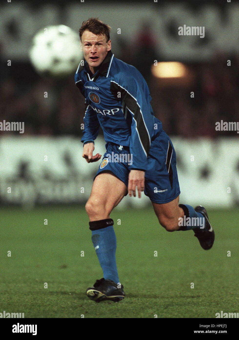 TEDDY SHERINGHAM MANCHESTER UNITED FC 11 November 1997 Stock Photo - Alamy