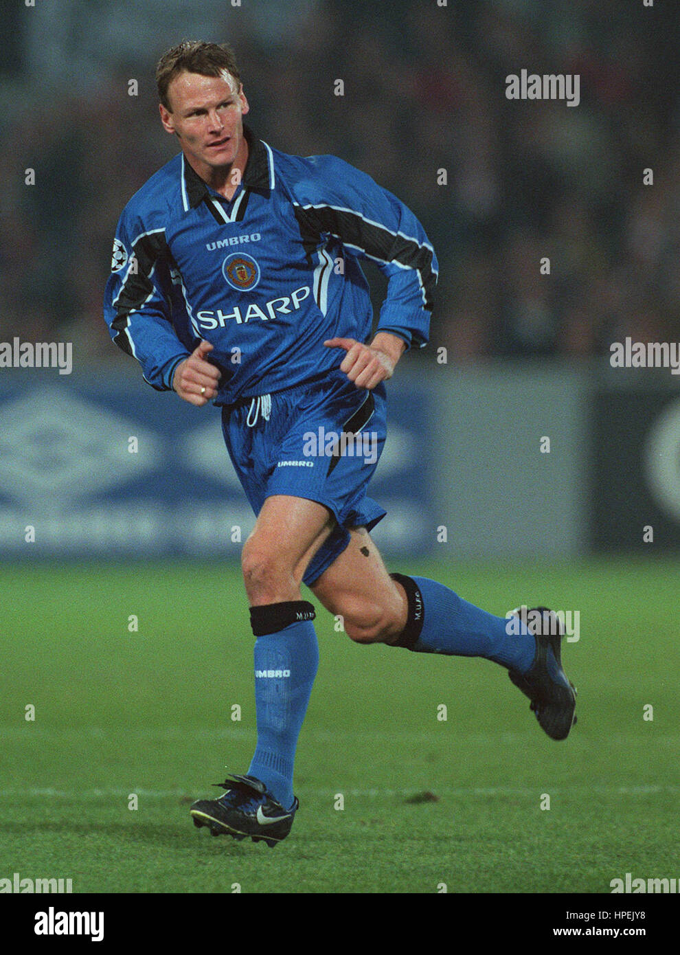 Teddy sheringham 1997 hi-res stock photography and images - Alamy