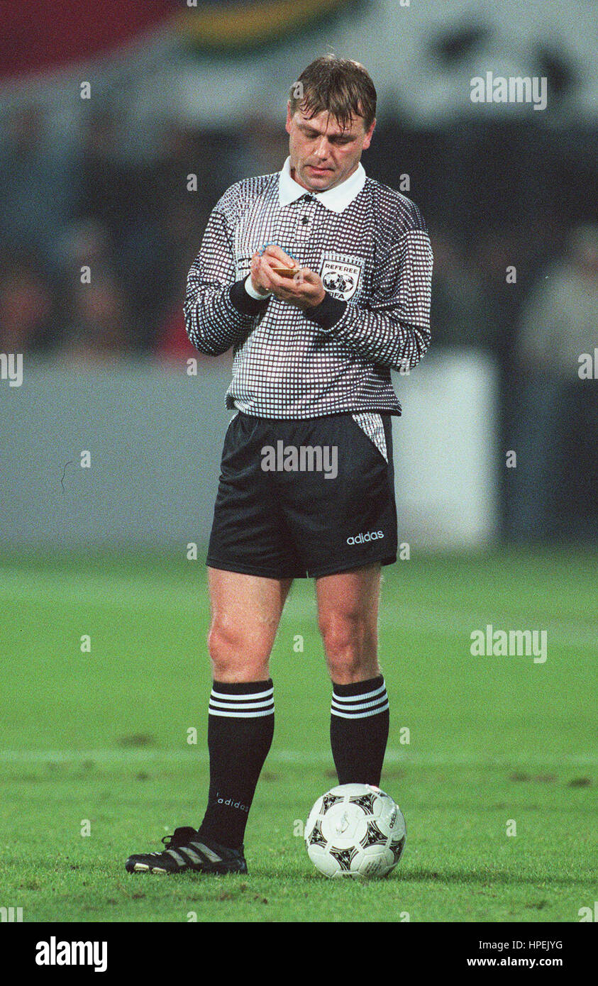 SANDOR PUHL FIFA REFEREE 11 November 1997 Stock Photo - Alamy