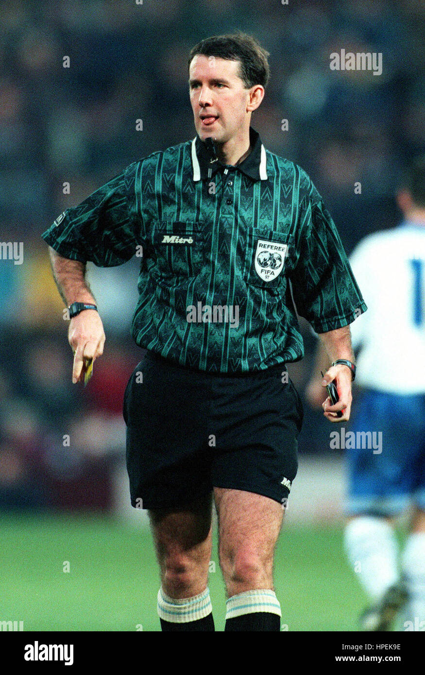 ALAN FREELAND REFEREE 26 November 1997 Stock Photo - Alamy