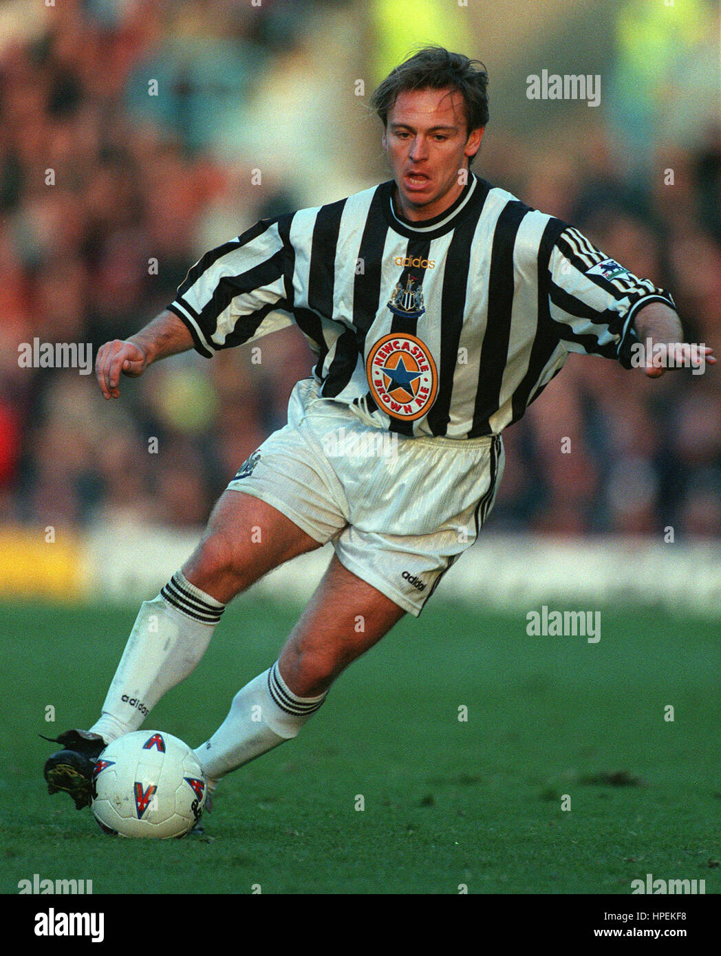 JOHN BERESFORD NEWCASTLE UNITED FC 04 December 1997 Stock Photo - Alamy