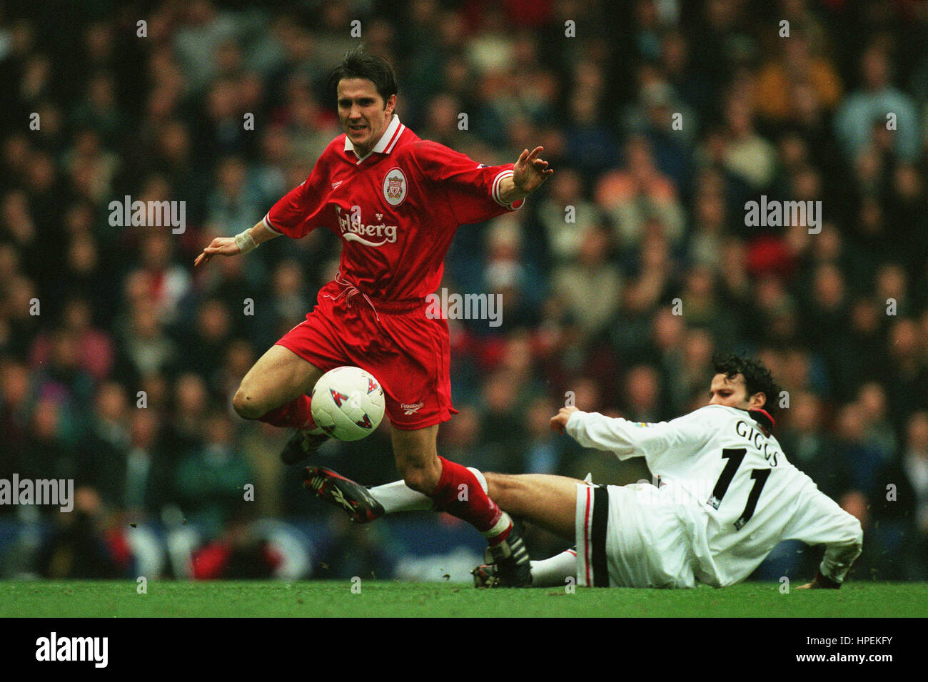 Manchester united v liverpool 1997 hi-res stock photography and images ...