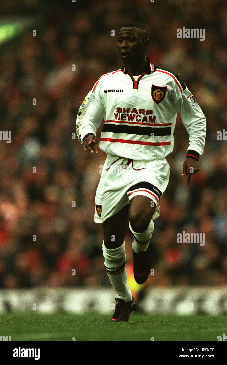 ANDY COLE MANCHESTER UNITED FC 08 December 1997 Stock Photo - Alamy