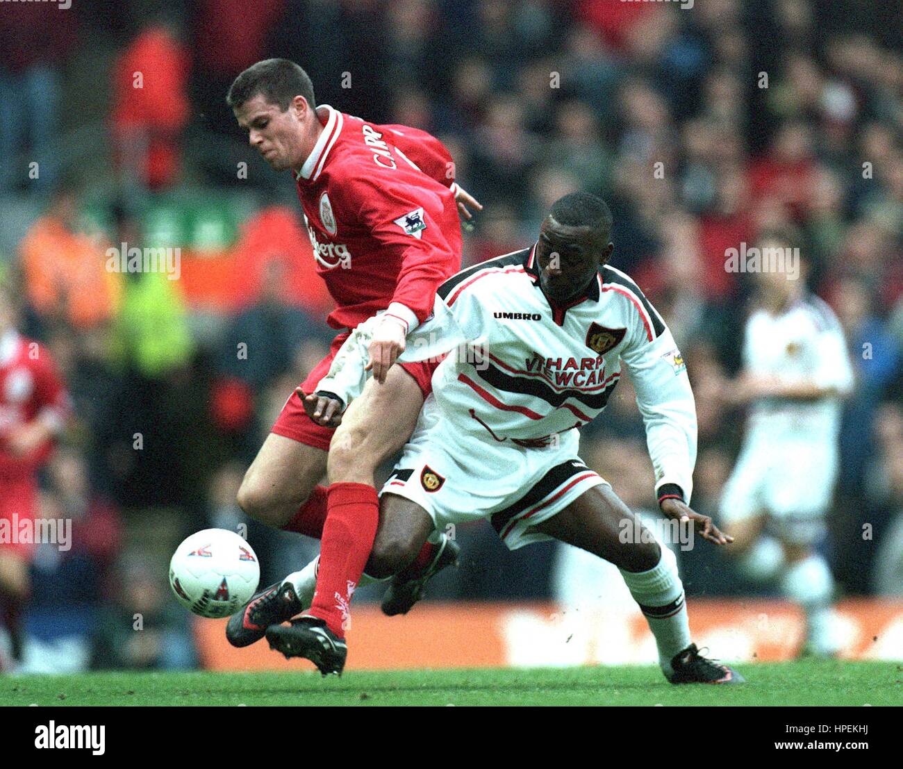 Manchester united v liverpool 1997 hi-res stock photography and images ...