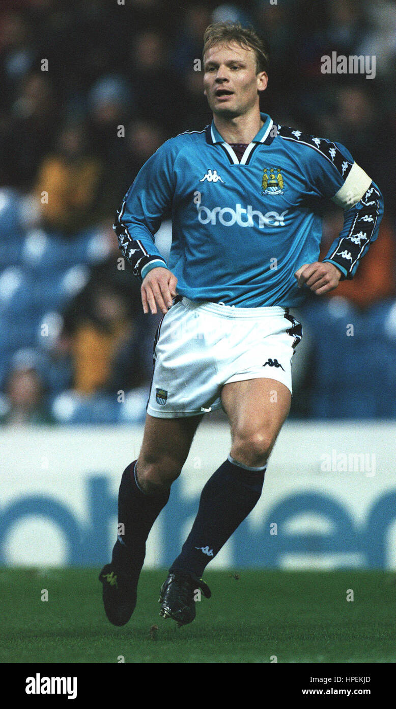 GERARD WIEKENS MANCHESTER CITY FC 08 December 1997 Stock Photo - Alamy