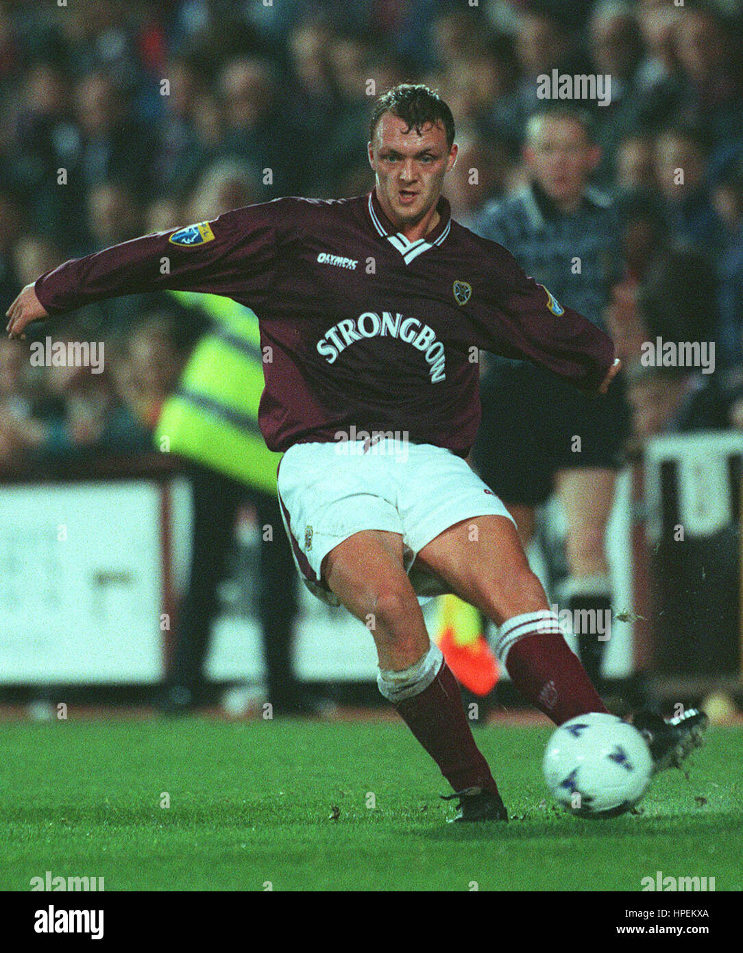 STEVE FULTON HEART OF MIDLOTHIAN FC 22 December 1997 Stock Photo - Alamy