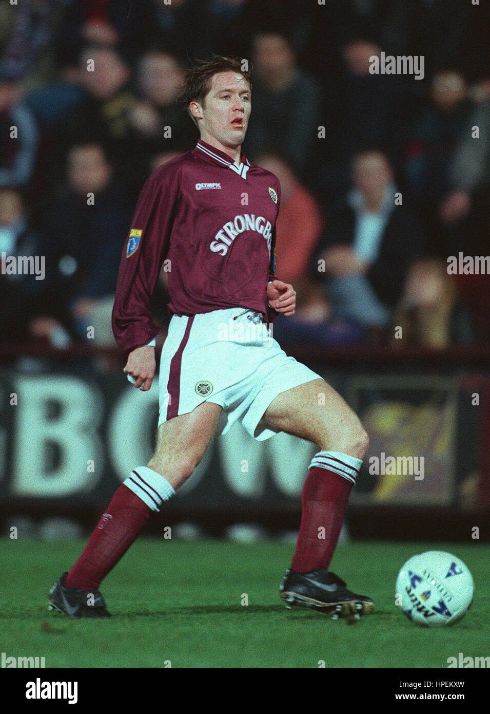 GARY LOCKE HEART OF MIDLOTHIAN FC 22 December 1997 Stock Photo - Alamy