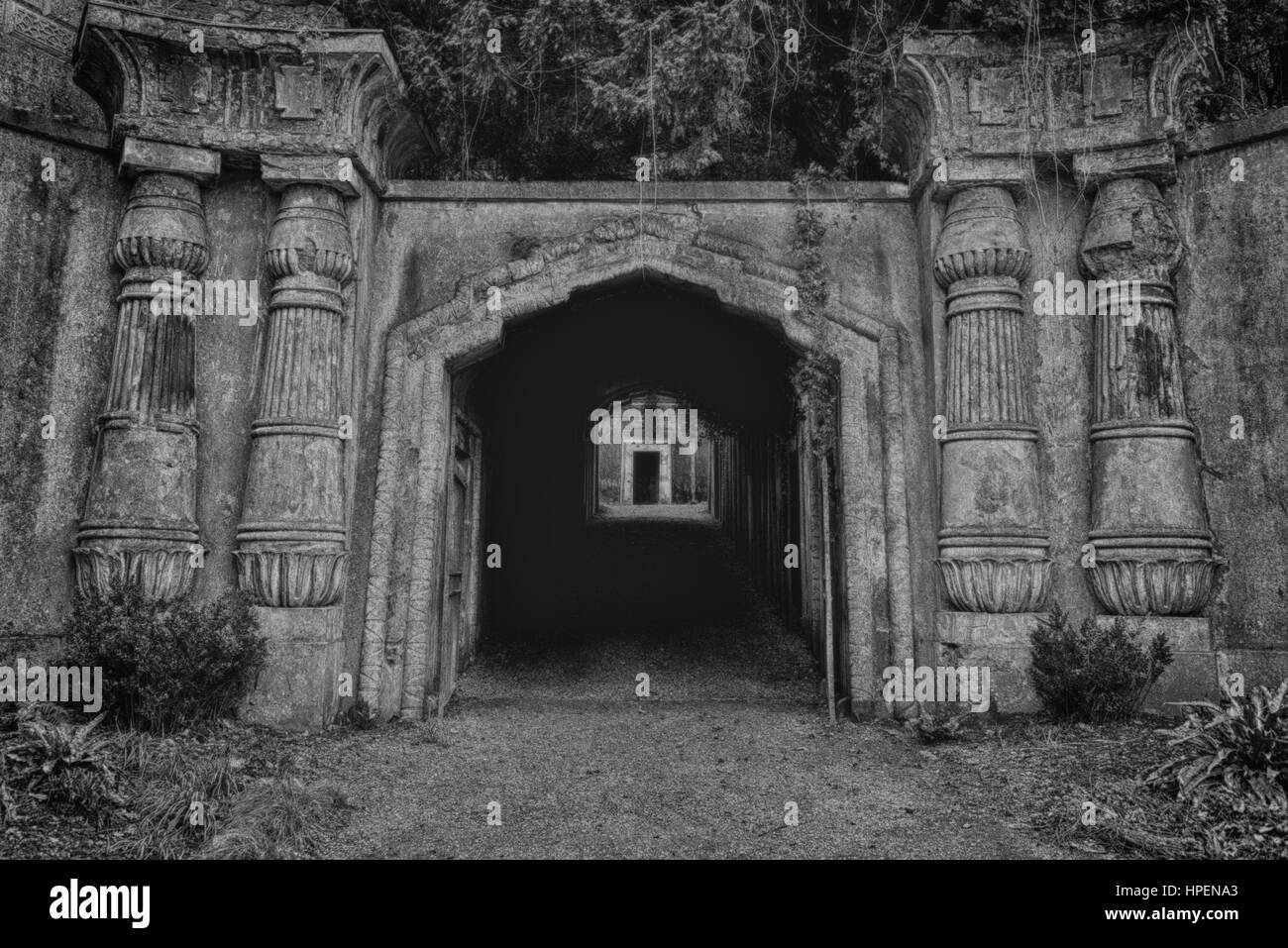 Victorian tombstones hi-res stock photography and images - Alamy