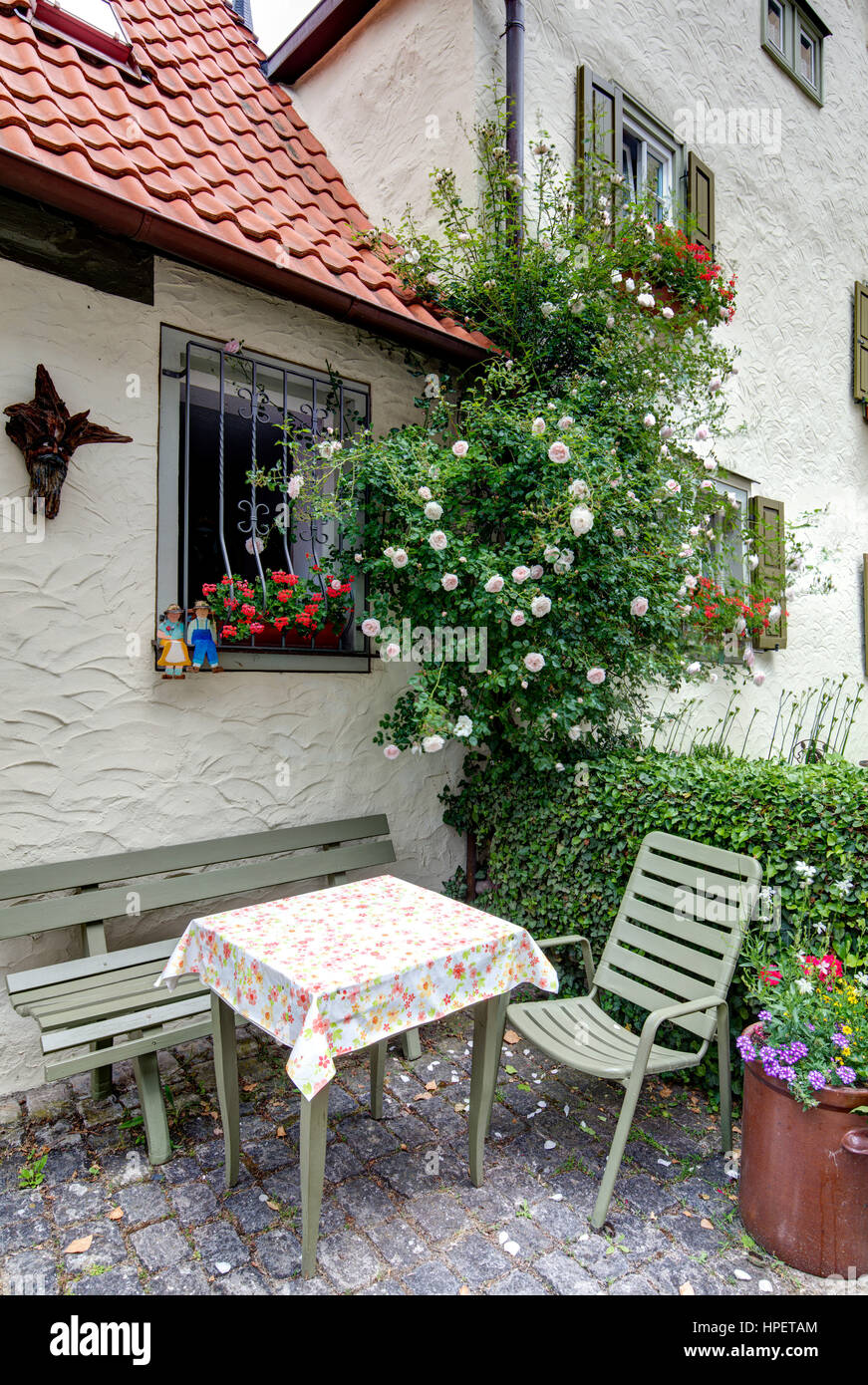 Facade, Garden, Old Town, Iphofen (village), Franconia, Bavaria ...