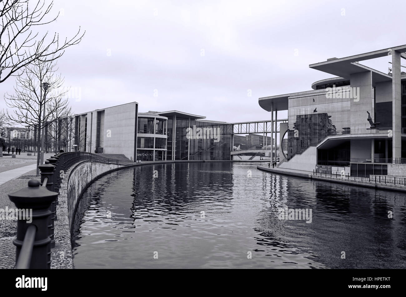 Chancellery in autumn berlin hi-res stock photography and images - Alamy