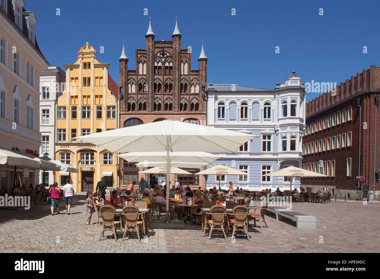Stralsund, Old Market with Wulflamhaus (house Stock Photo - Alamy
