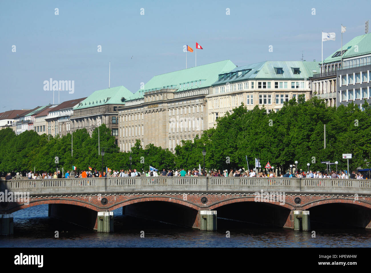 Germany, Hamburg, Ballindamm (dam) with Inner Alster Lake, Ballinn-Haus ...