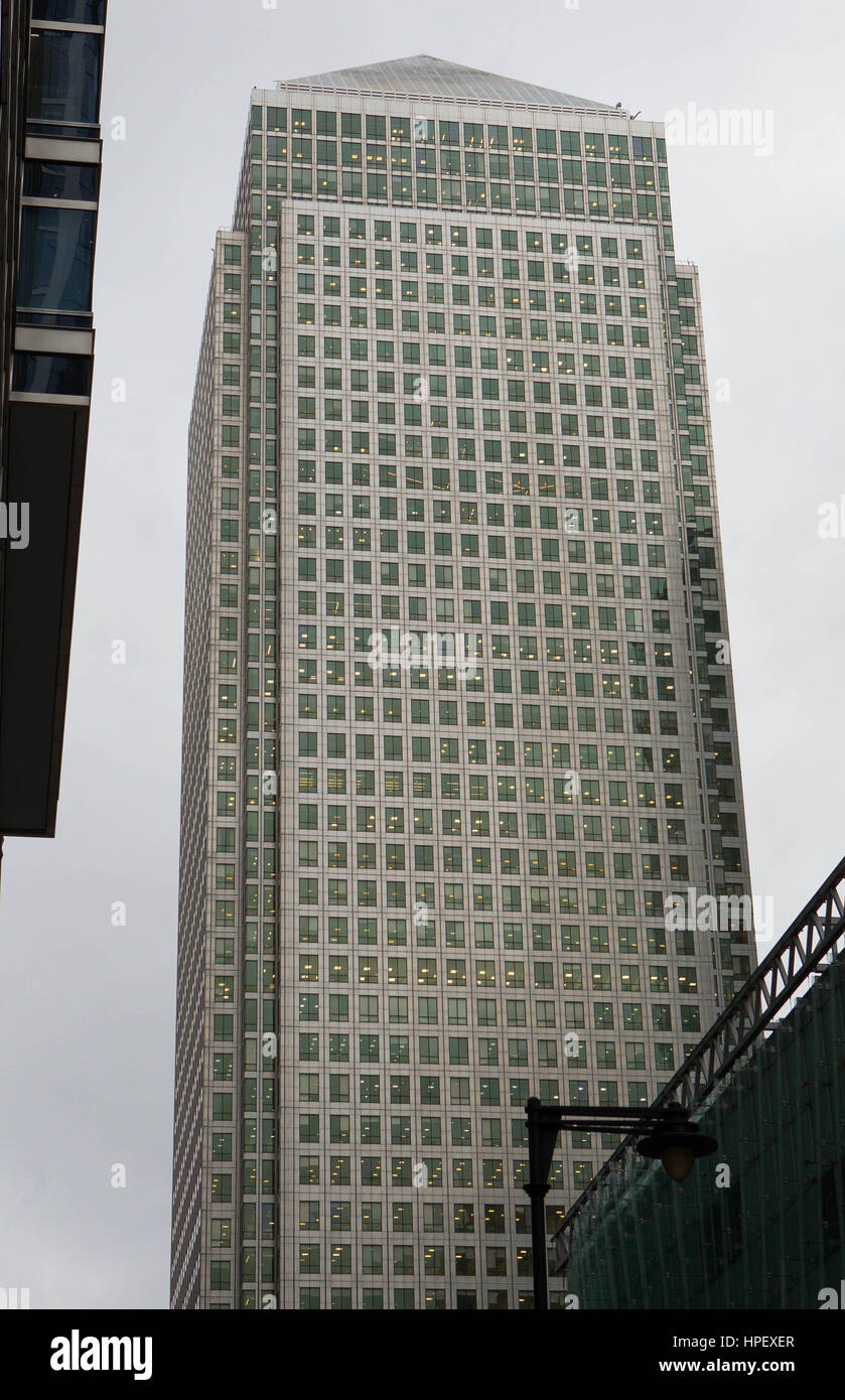 General View GV of One Canada Square, Canary Wharf Stock Photo - Alamy