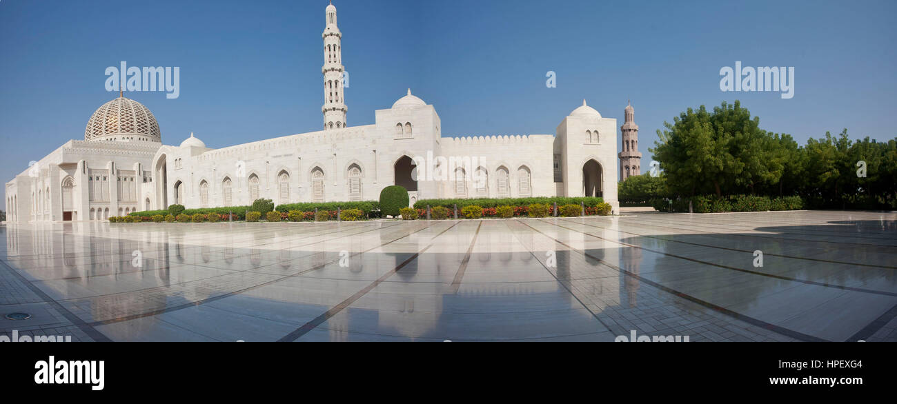 Sultan Qaboos Mosque, classical architecture of Medina, Muscat, Orient ...