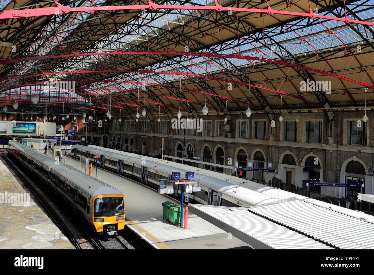 South Eastern trains, Class 465, 465041, Inside Victoria railway ...