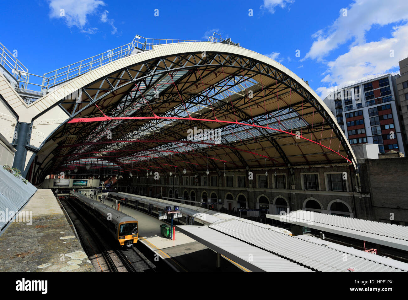 South Eastern trains, Class 465, 465041, Inside Victoria railway ...