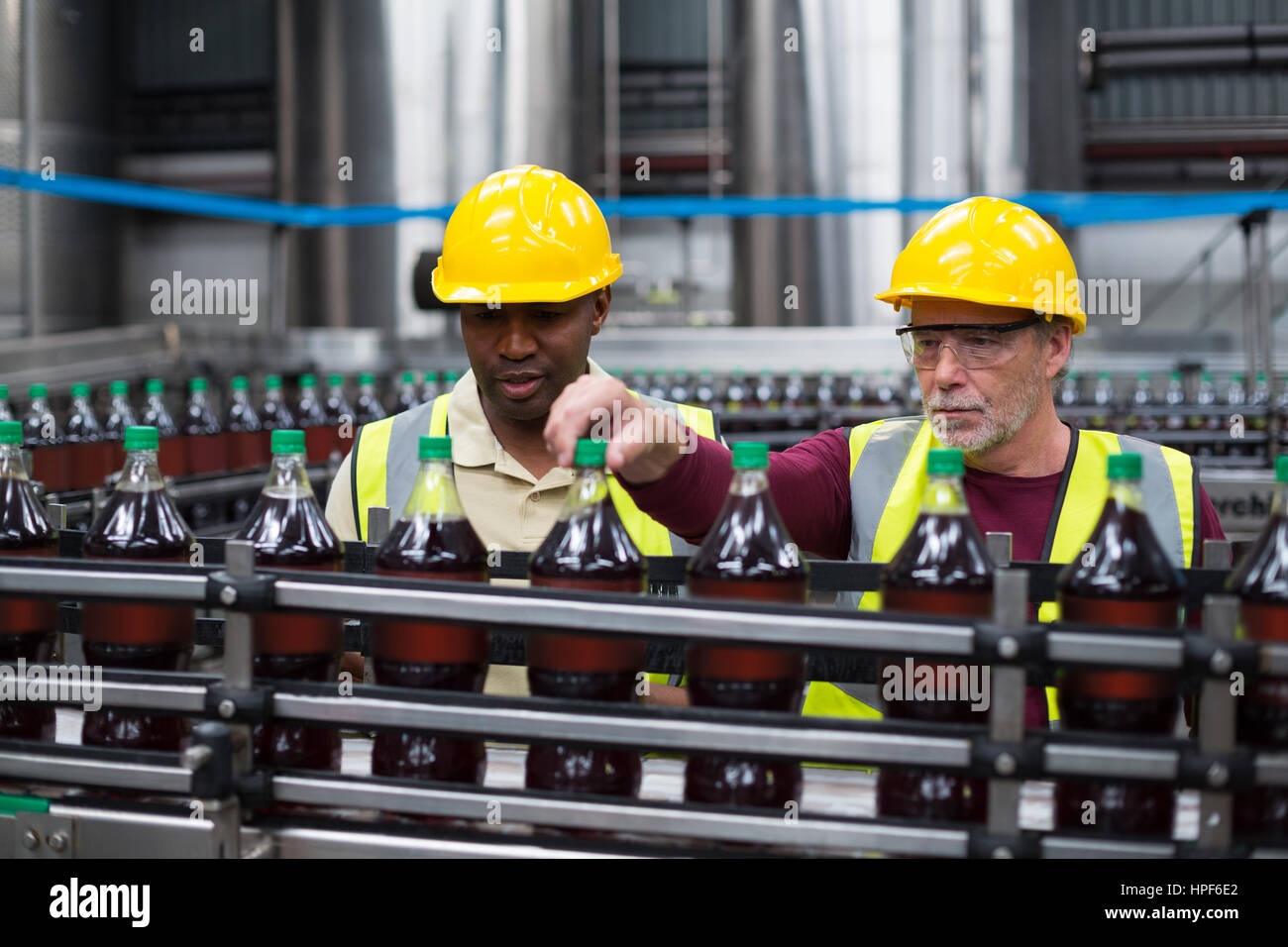 Digital production monitoring hi-res stock photography and images - Alamy