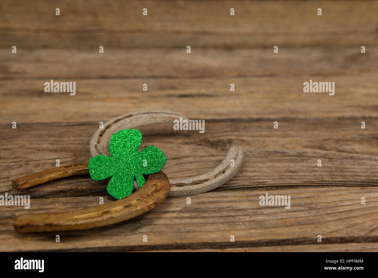 Two horseshoes hi-res stock photography and images - Alamy
