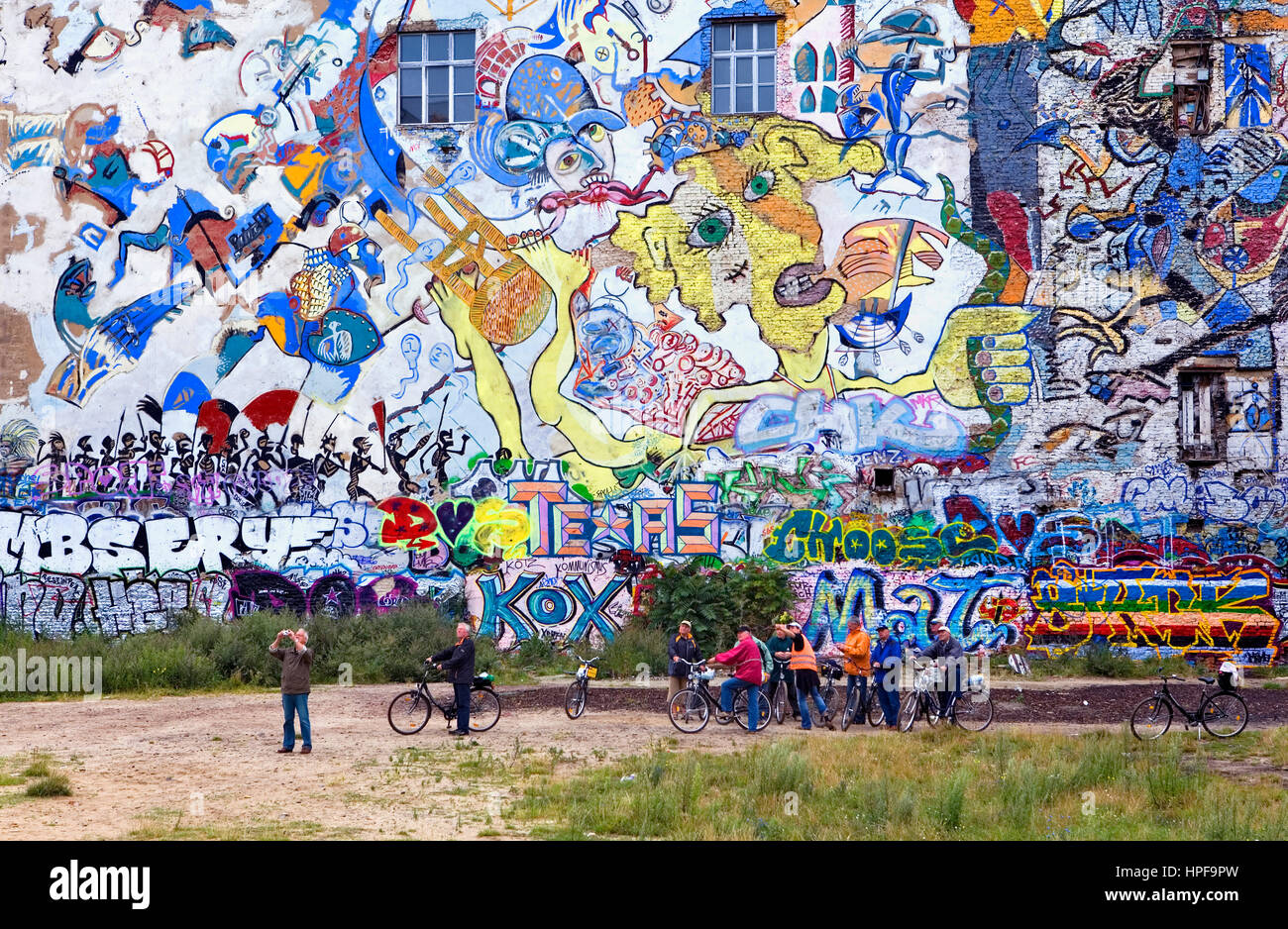 Counterculture symbol hi-res stock photography and images - Alamy