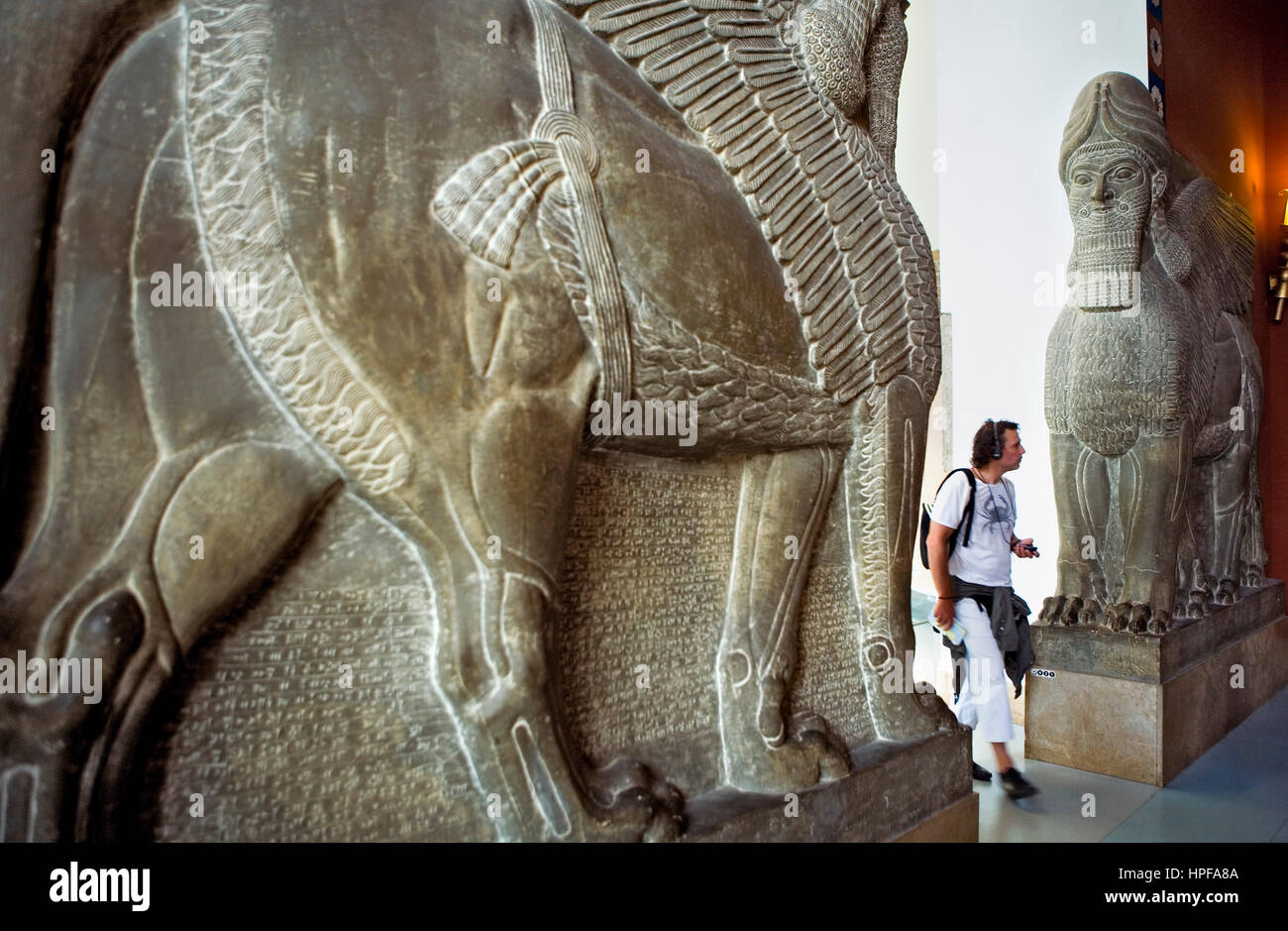 Assyrian palace sculpture hi-res stock photography and images - Alamy