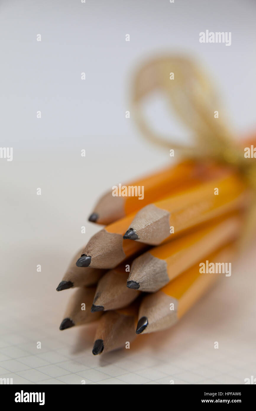 Bunch of pencils hi-res stock photography and images - Alamy