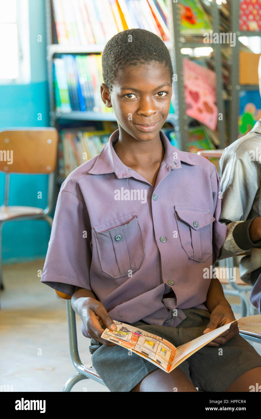 African children read books in a library in Zimbabwe Stock Photo - Alamy