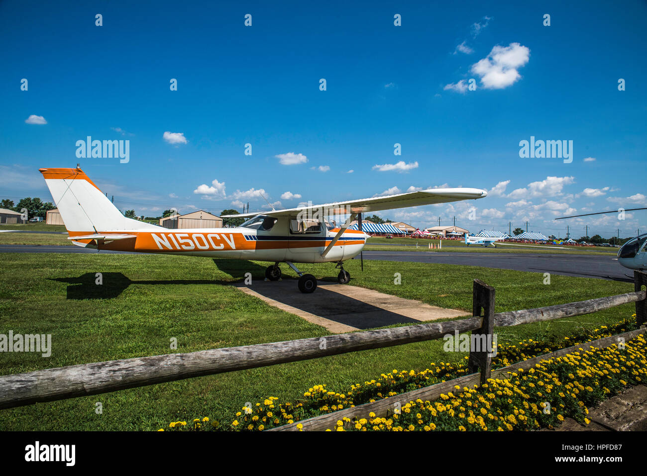 Boarding plane small airplane hi-res stock photography and images - Alamy