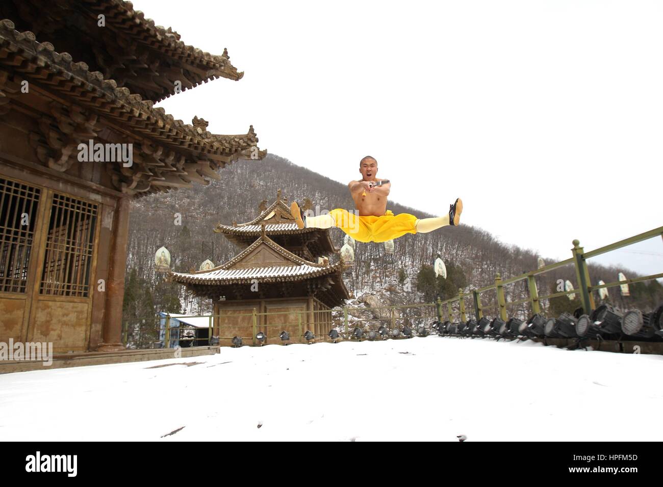 Shaolin monks temple old hi-res stock photography and images - Alamy