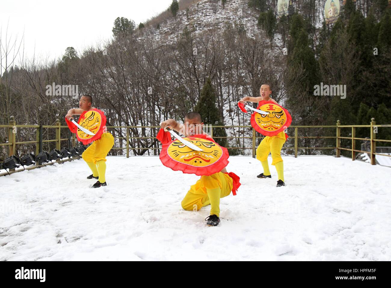 Shaolin temple kung fu, old hi-res stock photography and images - Alamy