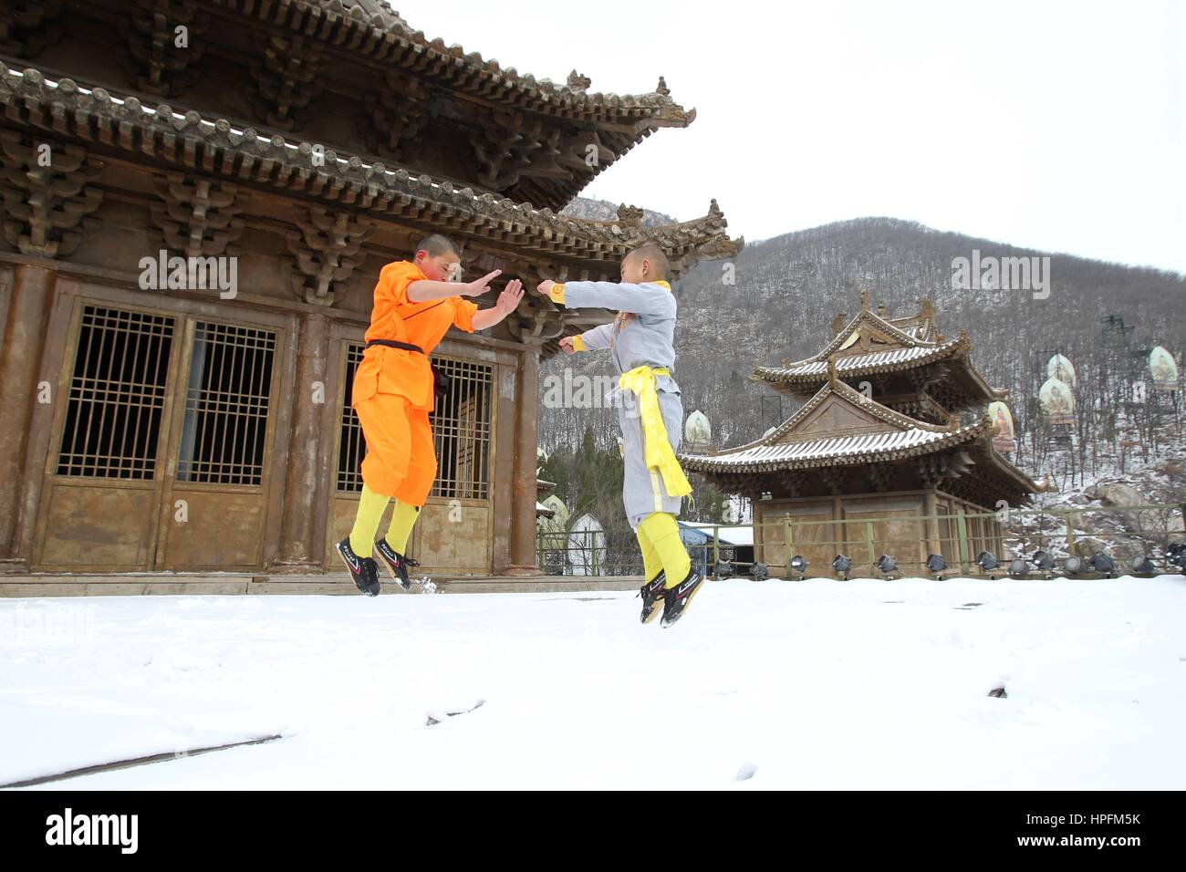 Shaolin monks temple old hi-res stock photography and images - Alamy