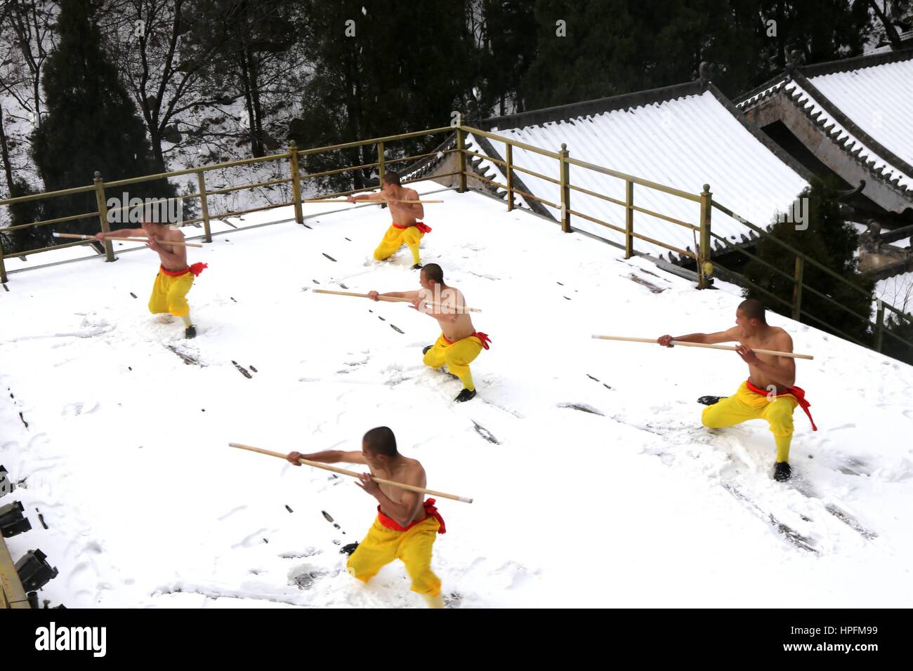 Shaolin monks temple old hi-res stock photography and images - Alamy