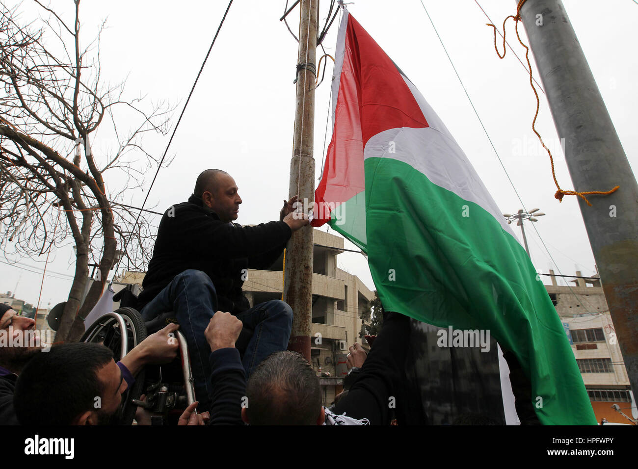 Hebron, West Bank, Palestinian Territory. 22nd Feb, 2017. A Palestinian ...