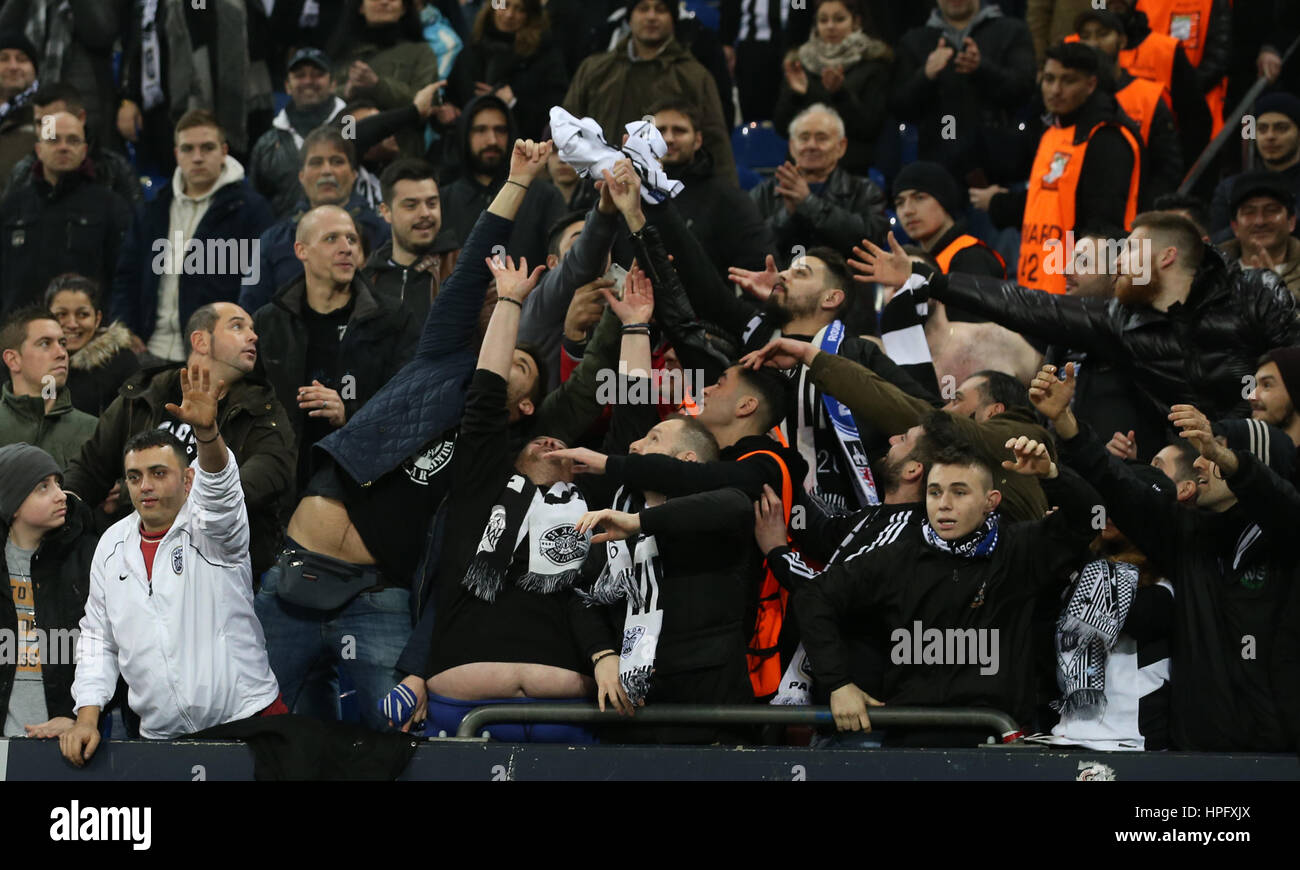 Paok fans hi-res stock photography and images - Alamy
