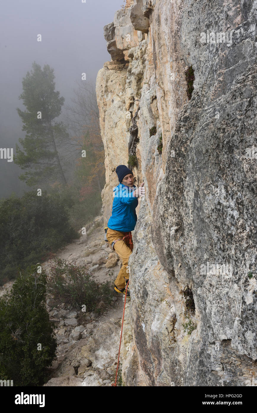 Professional mountain climbers hi-res stock photography and images - Alamy