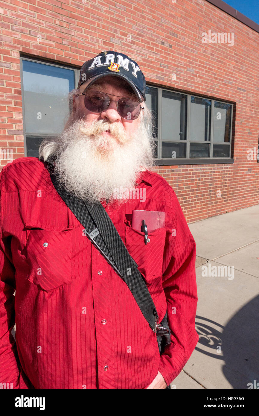 Senior man male army veteran hi-res stock photography and images - Alamy