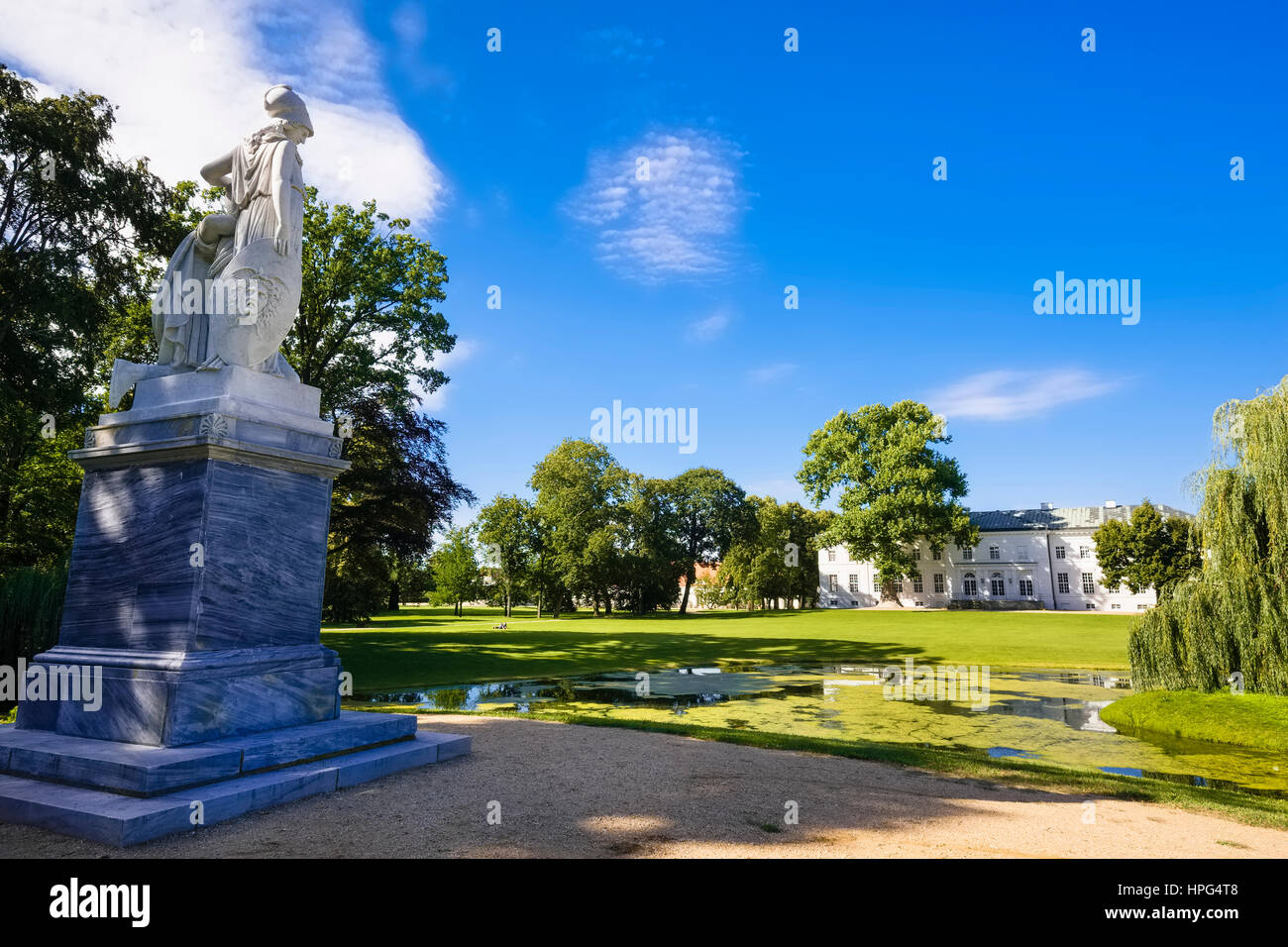 Frederick ii castle hi-res stock photography and images - Alamy