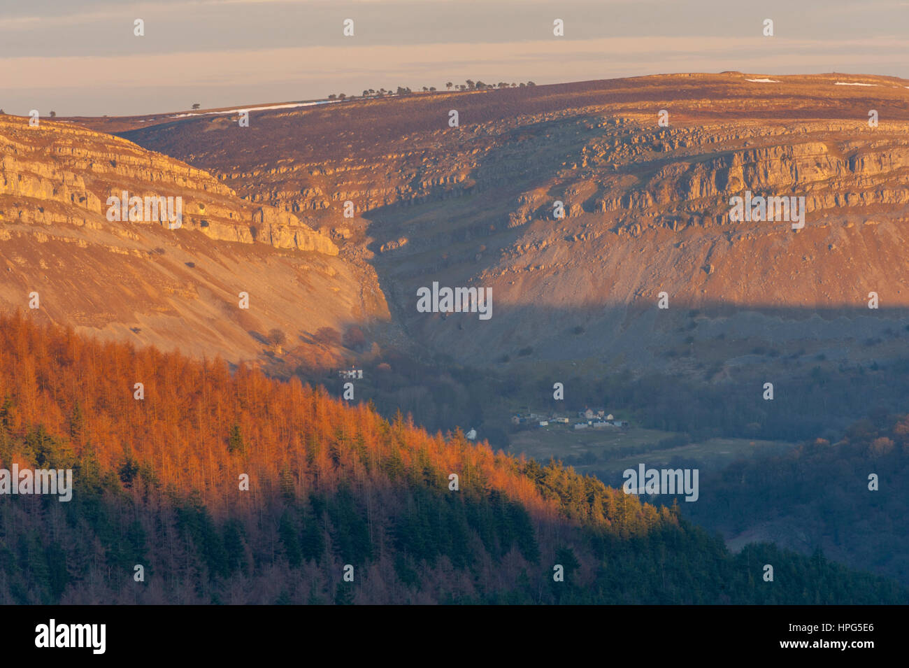 Eglwyseg Mountain above Llangollen taken from Horse shoe pass on a ...