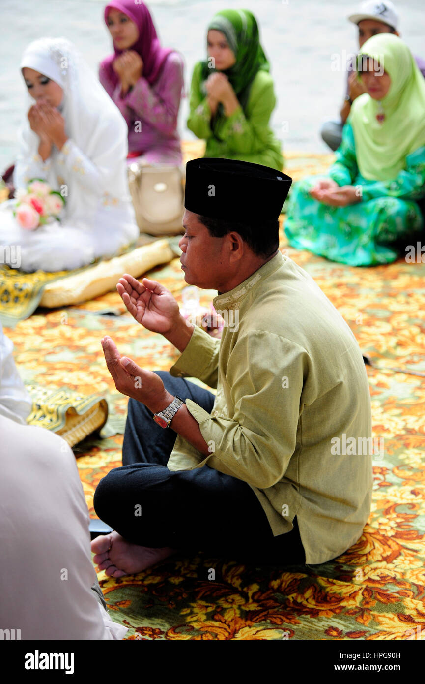 South-East Asia, Malaysia, Borneo, Sabah, Kota Kinabalu, prayer in the ...