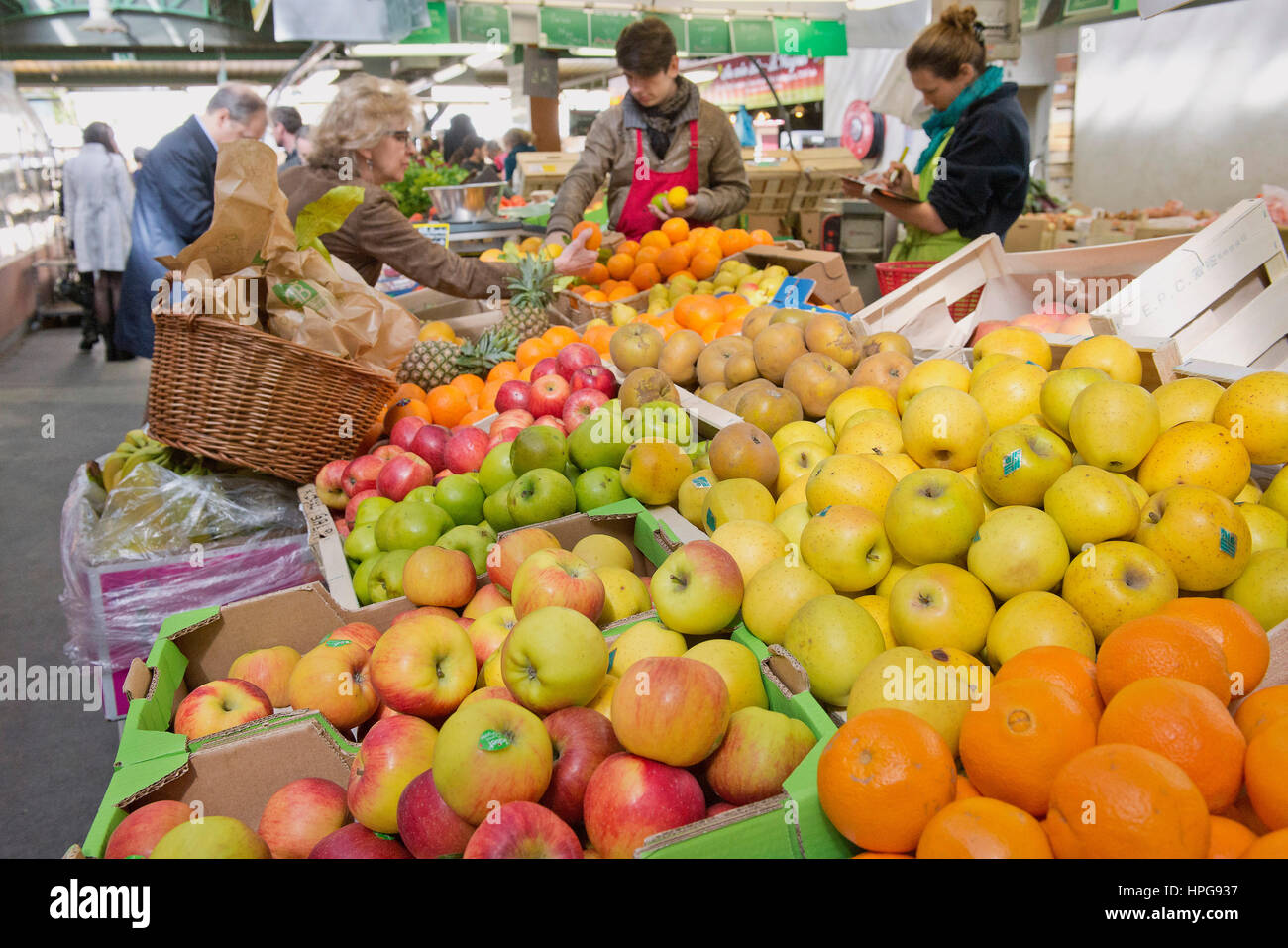 Marche des enfants rouges paris hi-res stock photography and images - Alamy