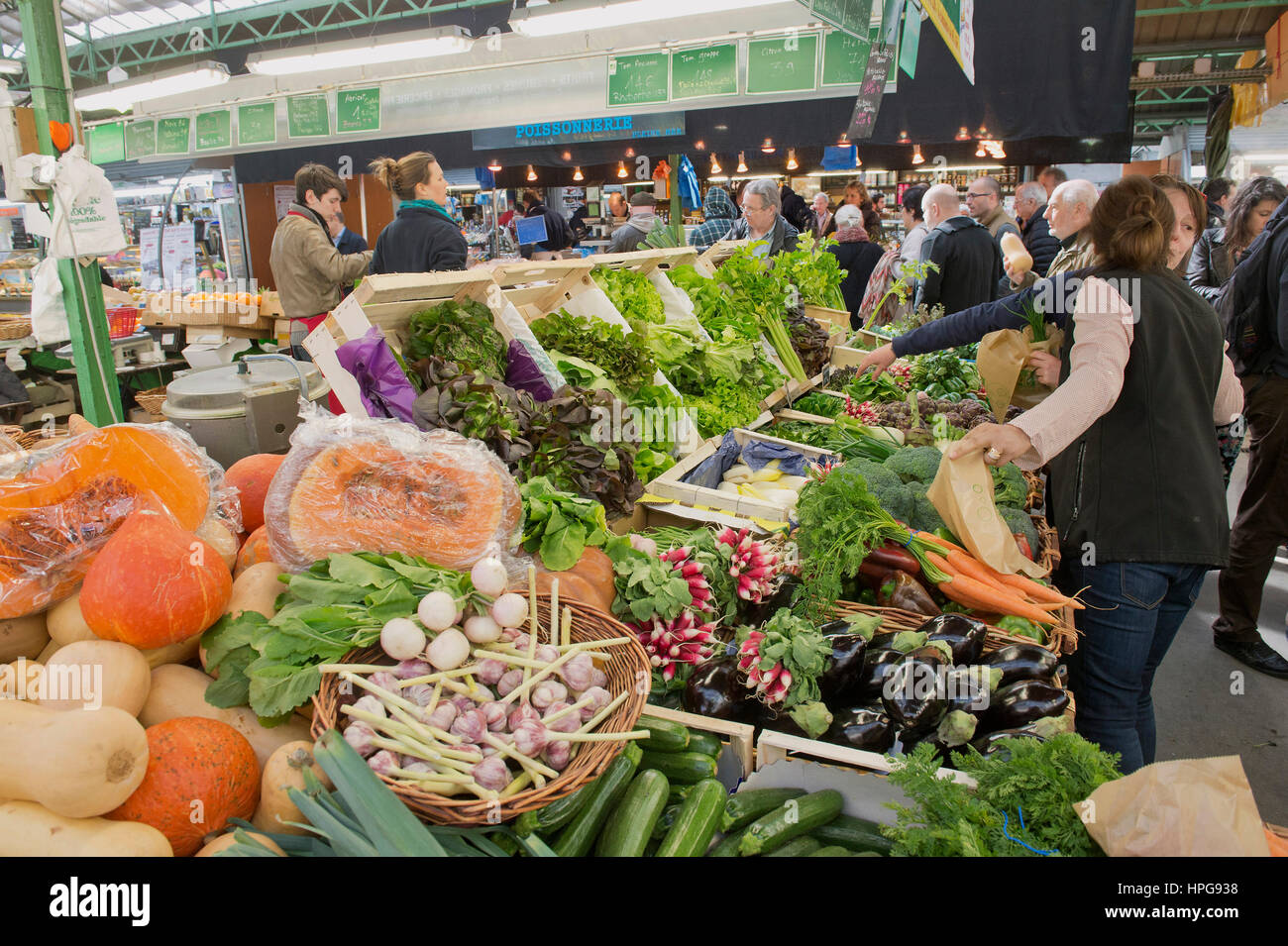 Europe, France, Paris (75), 3rd arrondissement, Le Marais, marche des ...