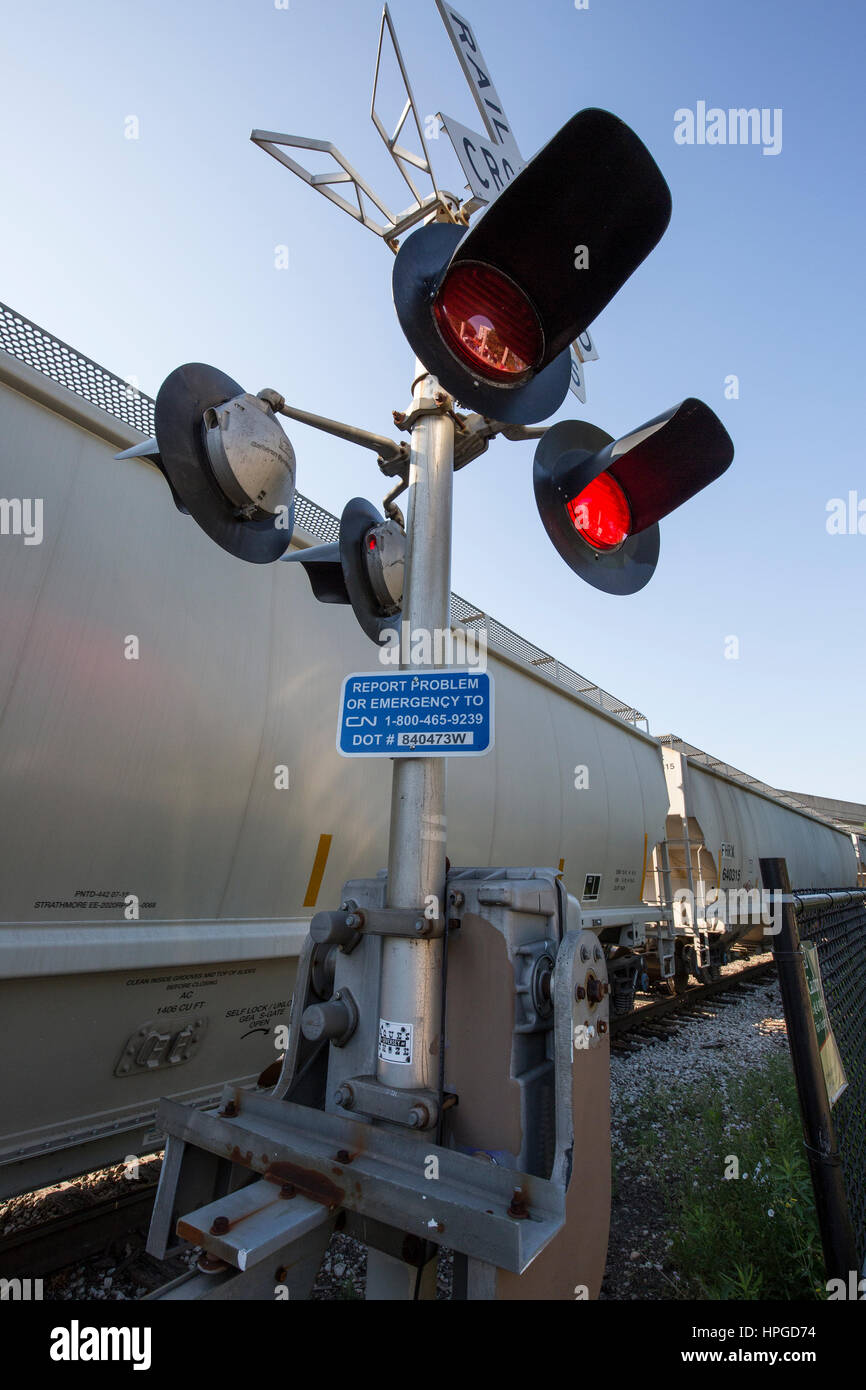Railroad crossing signal hi-res stock photography and images - Alamy