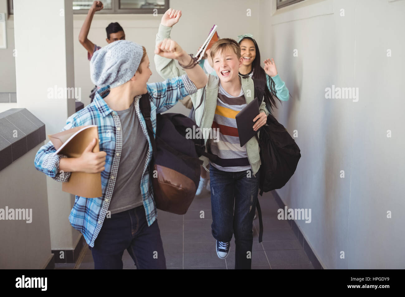 Teenage running race in school hi-res stock photography and images - Alamy