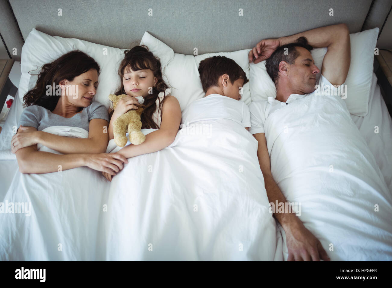 Kids sleeping hi-res stock photography and images - Alamy