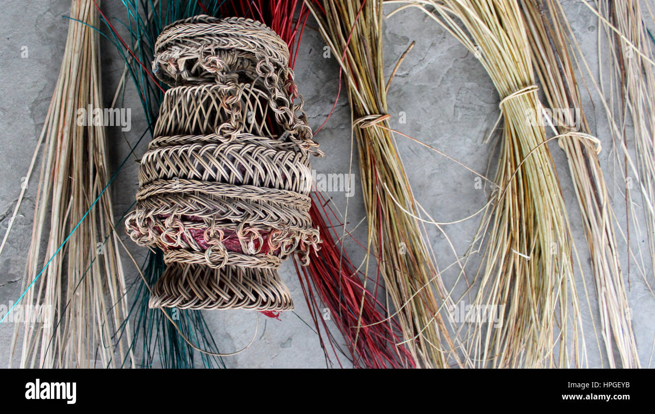 Anantang, India. 21st Feb, 2017. The traditional kangri, fire-pot, in ...