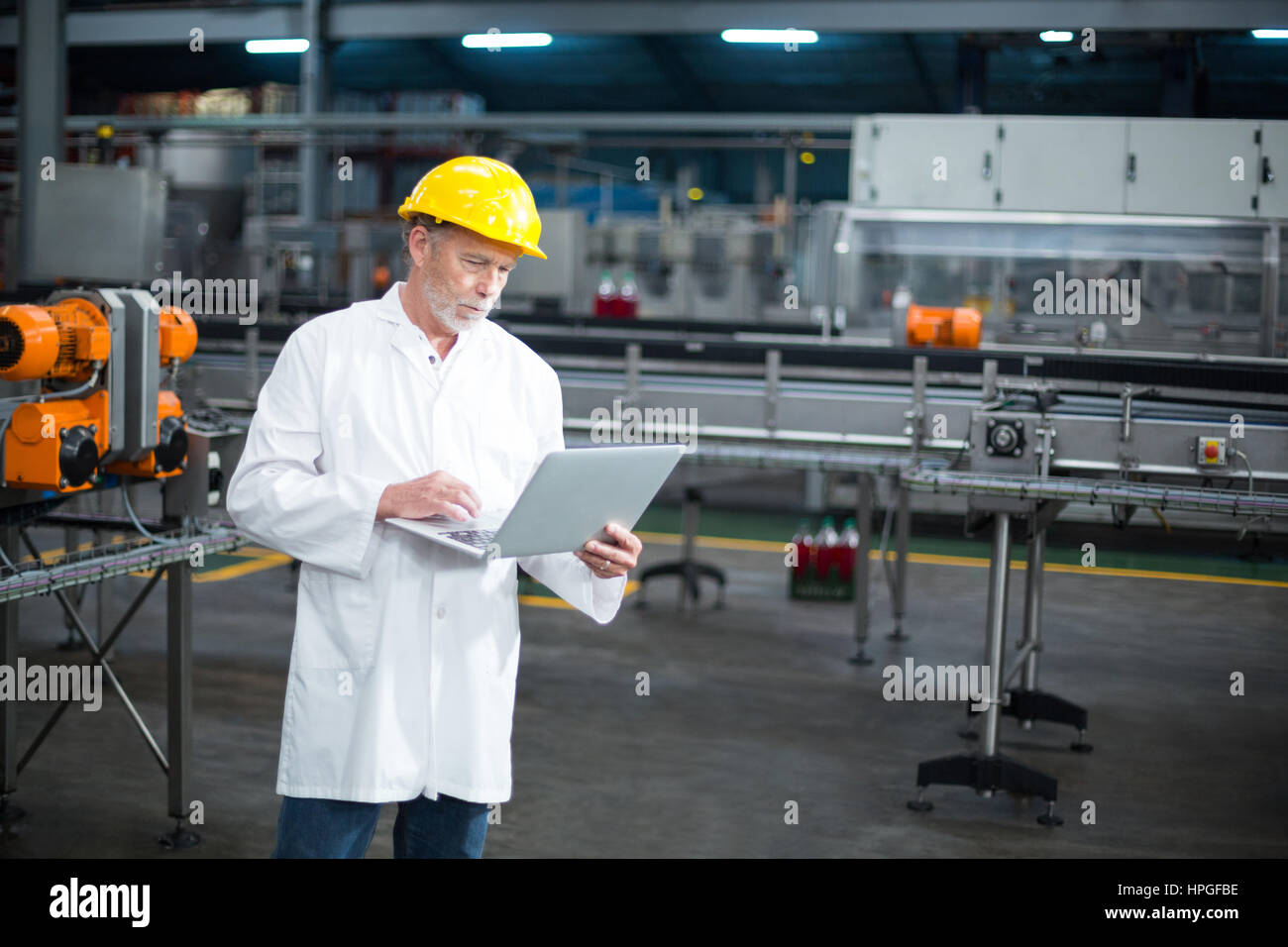 Laptop production plant hi-res stock photography and images - Alamy
