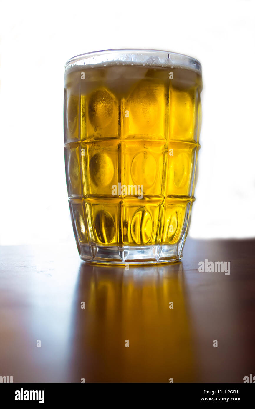 Golden summer ale hi-res stock photography and images - Alamy