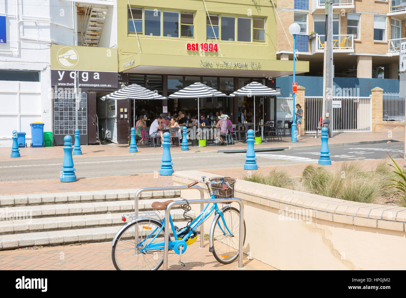 Cafe and coffee shop in the Sydney suburb of Coogee Beach,Eastern ...